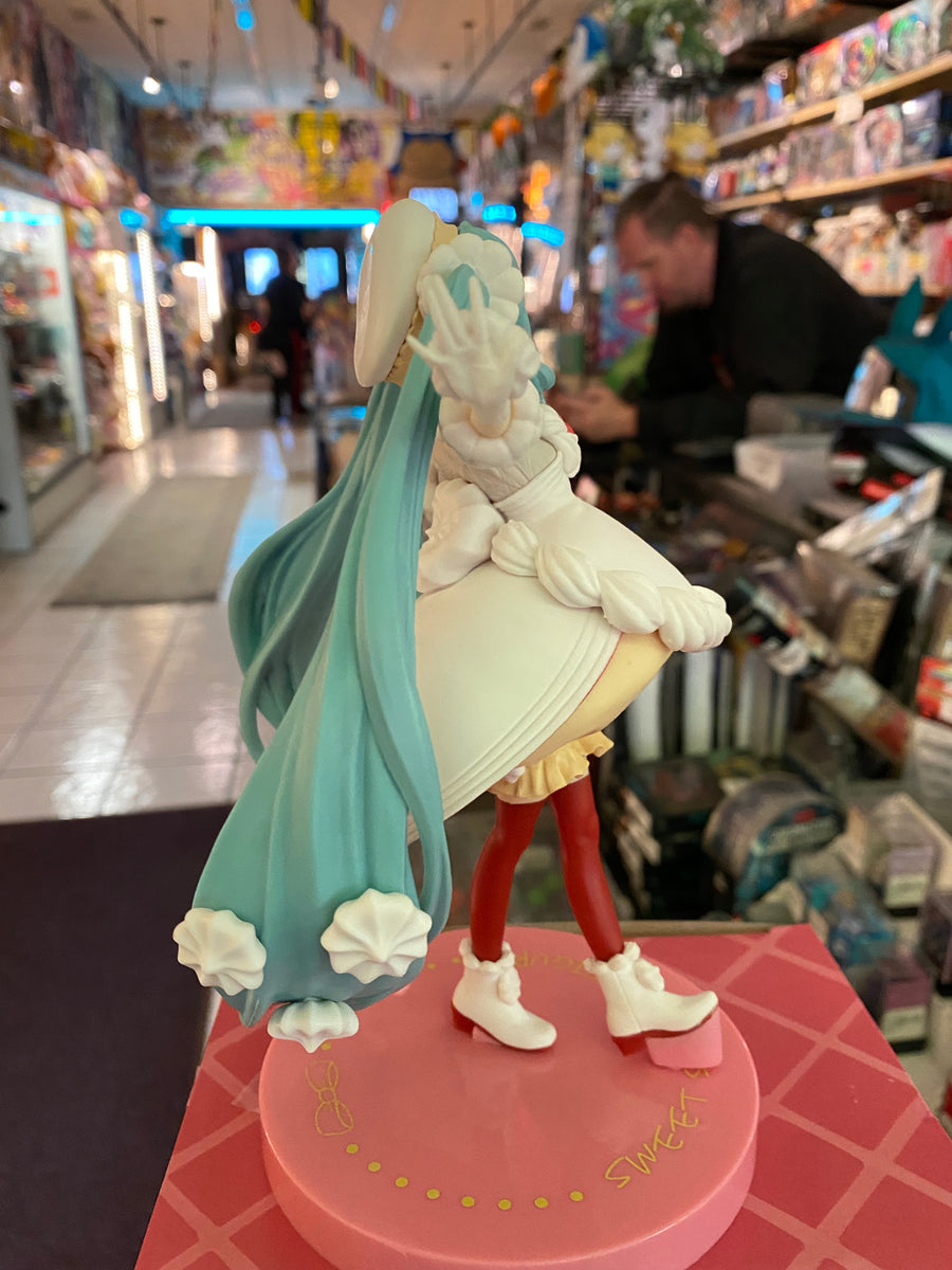 Hatsune Miku strawberry sweet figure – Toy Mandala